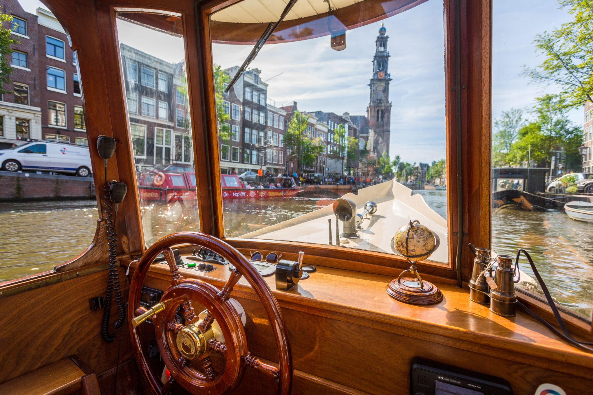 Book a canal cruise in Amsterdam - With Flagship Amsterdam