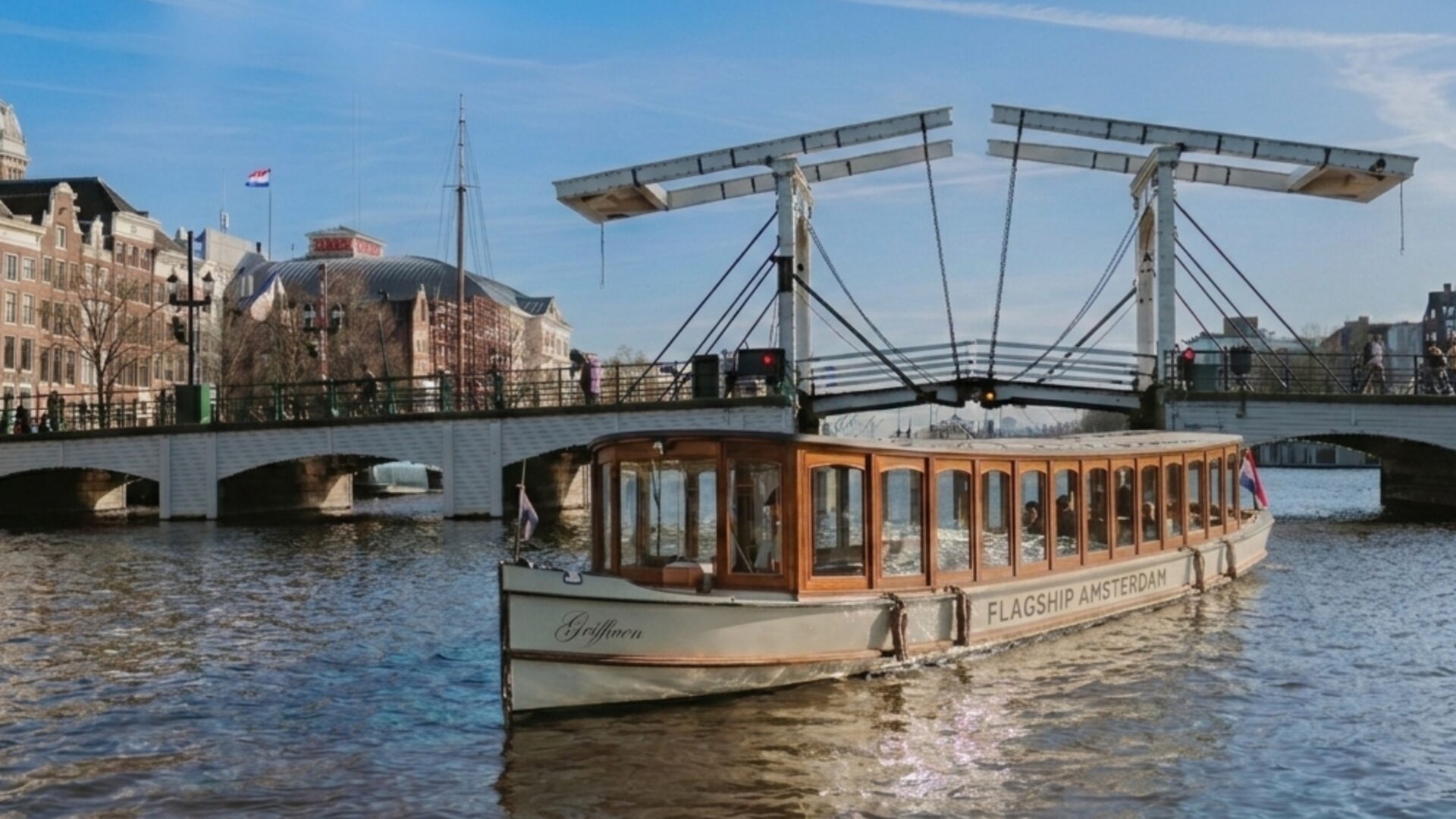 Book a canal cruise in Amsterdam - With Flagship Amsterdam