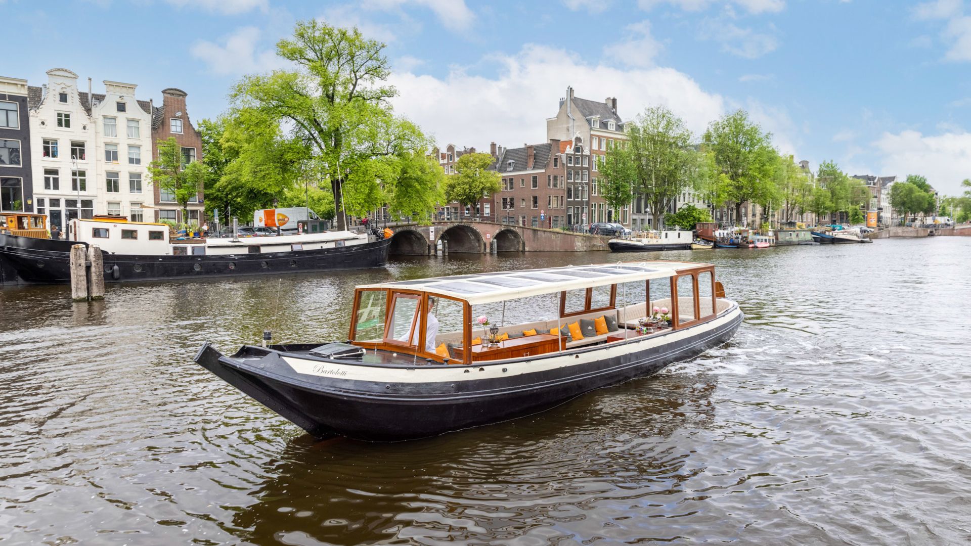 Flagship Amsterdam boten: Luxe Sloep & Salonboot Amsterdam