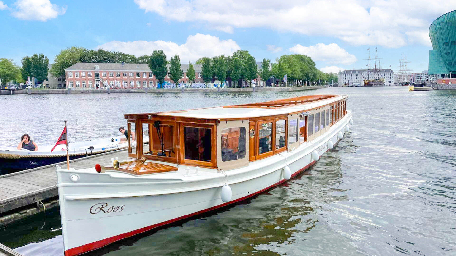Luxe rondvaart? Huur een salonboot bij Flagship Amsterdam
