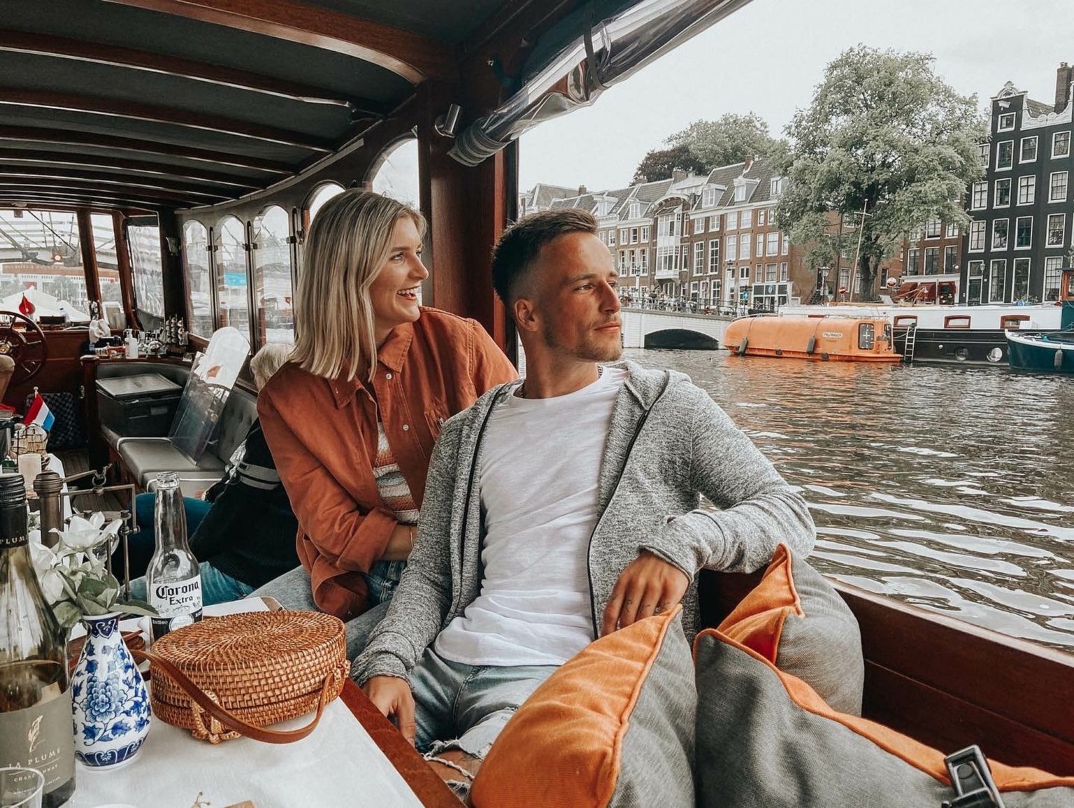 Luxe rondvaart? Huur een salonboot bij Flagship Amsterdam